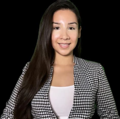 Myrna Elizabeth Lara Realtor