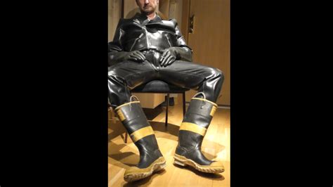 Fullrubber Wanking In Ranger Fireman Wellies