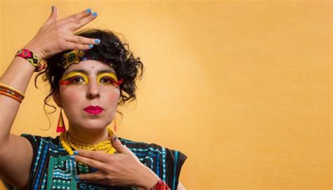 La Cantante Sofía Viola Llega Al Bibliomóvil Noticias De Necochea