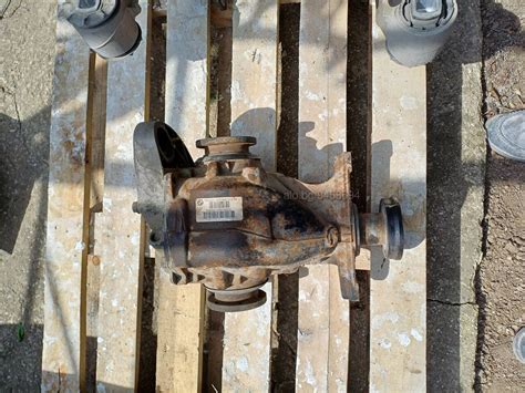 Заден диференциал БМВ Е61 Е60 Диференциали 7560591 02 Резервни части