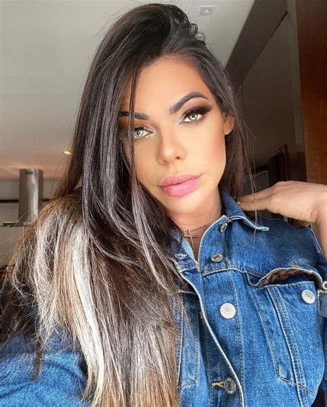 Suzy Cortez Tiene Su Propia Película De Vaqueros Y Se Dejó Con Botas