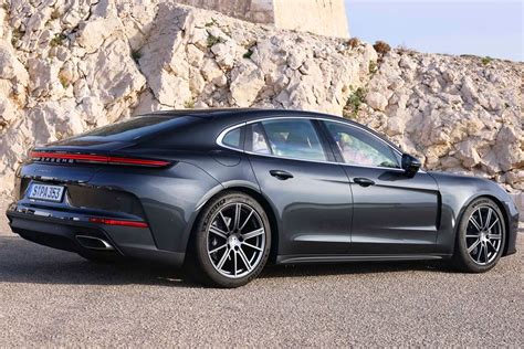 포르쉐 3세대 신형 파나메라 국내 공식 출시강화된 고성능 럭셔리 세단