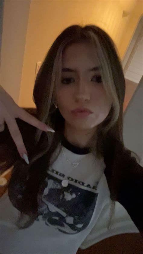 Teenage Selfie Poses