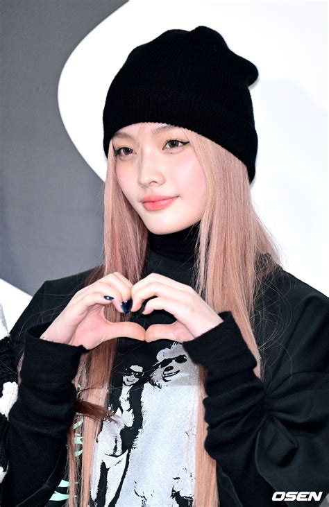 사진 아일릿 이로하 예쁜 미소에 하트까지 Osen