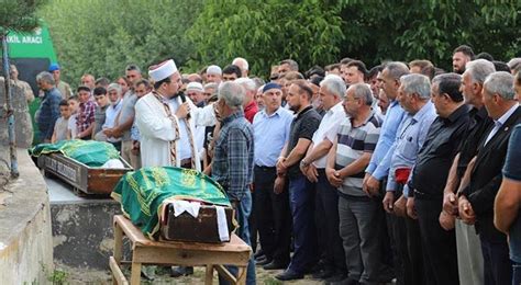 Akraba Katliam Nda Kan Donduran Ger Ek Y Llar Nce De E Ini Ld Rm Son Dakika Milliyet