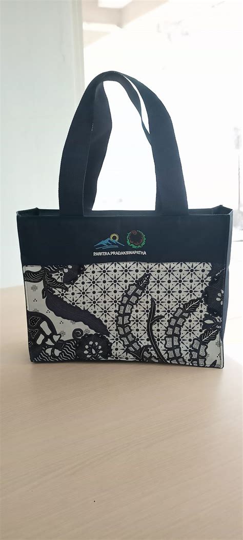 Tas Tas Laptop Map • Tas Promosi Toko Emas Tas Toko Emas Tas Untuk