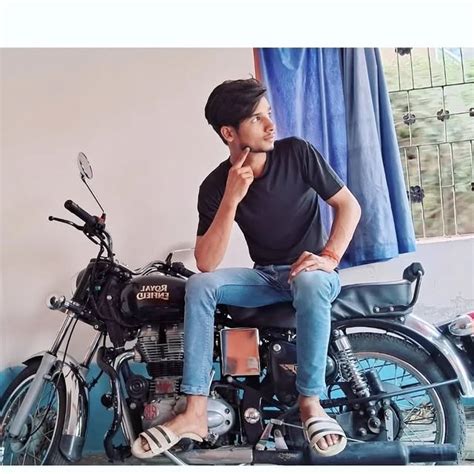 Ankit Singh Sikarwar Bobbysingh30 • Threads Say More