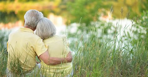 Sechs Senioren Haben Unter Freiem Himmel Gruppensex In Geb Sch