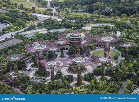 Jardines Por La Bahía Singapur Foto De Archivo Imagen De Cielo