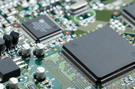 Cpu 마이크로 칩 전자 부품 배경으로 전자 회로 기판의 근접 촬영 무료 사진