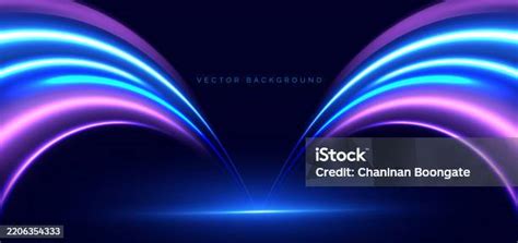 진한 파란색 배경에 미래지향적으로 빛나는 파란색과 보라색 곡선 광선 고속 야간 효과 흐림 속도 모션 이동 고속도로에 대한 스톡 벡터 아트 및 기타 이미지 Istock