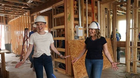 Extreme Makeover Home Edition Reboot Adds Home Edit Hosts Keeps The Bus