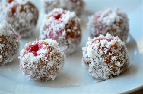Rawified Raw Strawberry Raspberry Timbits