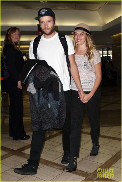 Teresa Palmer And Mark Webber Kiss Kiss At Lax Photo 2857145 Teresa