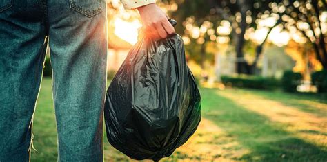 What The Amount Of Garbage Someone Has Says About Their Wealth Yourtango