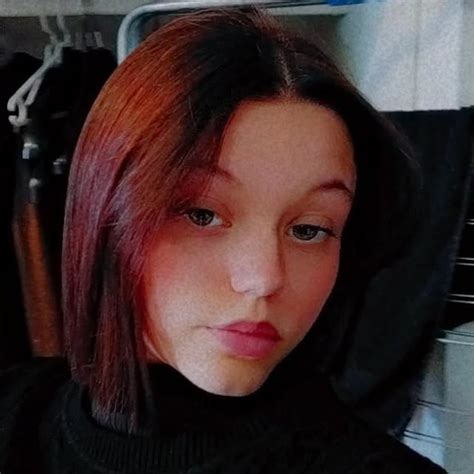 Mélina Melina2510 On Threads