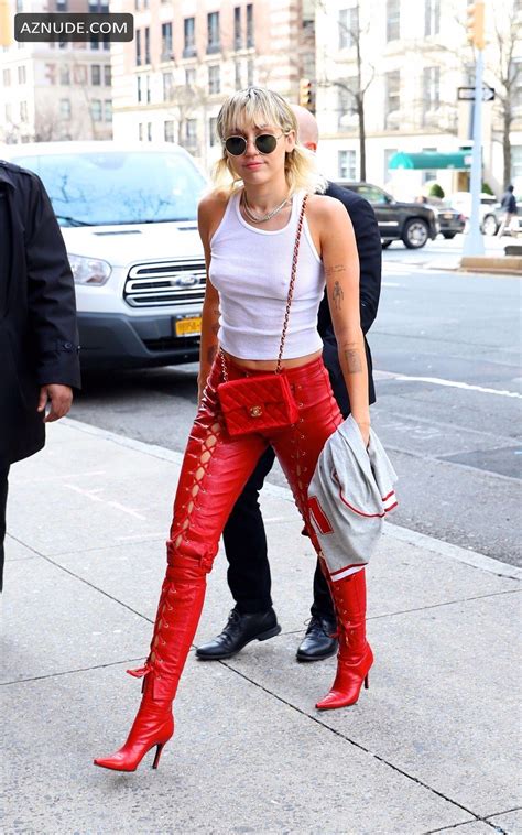 Miley Cyrus Steps Out This Afternoon In Nyc During New York Fashion