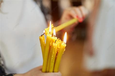 정통 세례 세례 동안 촛불 정교회 사진 배경 및 무료 다운로드를위한 그림 Pngtree