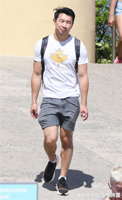 漫威《上气》男主刘思慕现身悉尼！徒手健身秀肌肉，准备拍电影啦影迷