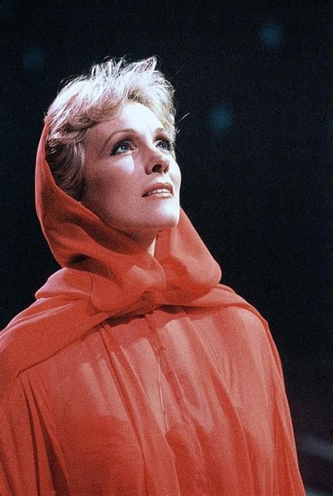 Julie Andrews Sob