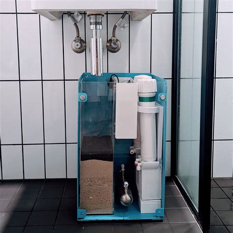 Henry Glogau Wins Lexus Design Award With Portable Solar Distiller