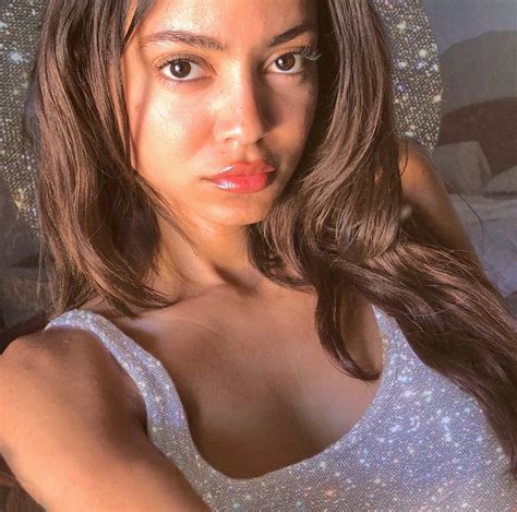 Picture Of Shari Abdul