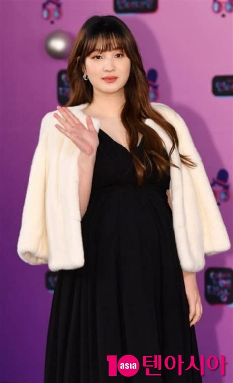 양육권 포기 율희 가족팔이 할 땐 언제고인생 즐기려 애들 버렸냐고 눈물 이제혼자다