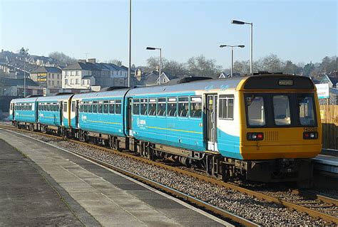 Uk Class 142 Arriva Trains Wales Dmu 142085 Arrives At New Flickr