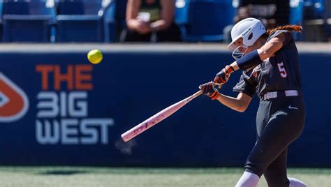 Titans Sweep Cal Poly With 2 0 Shutout To Open Big West Play Cal
