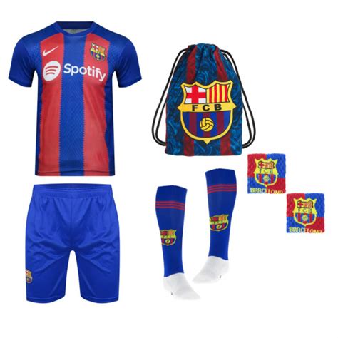 قیمت و خرید ست شش تکه لباس ورزشی پسرانه مدل بارسلونا طرح لواندوفسکی2024