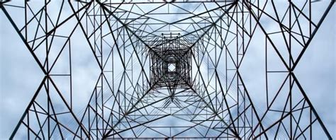 Decentralized Energy Production Shakes Up Traditional Grids