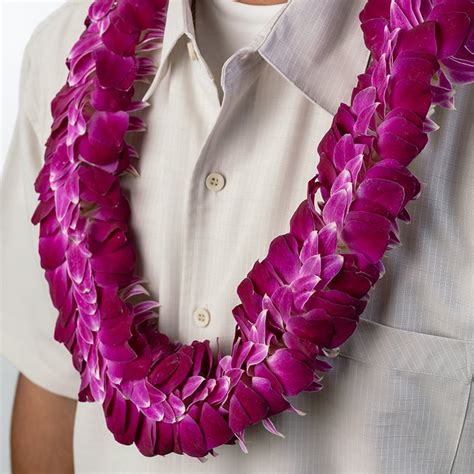 How To Make A Hawaiian Lei The Making Of A Lei Hawaiis Iconic Symbol Of Aloha Smymvw