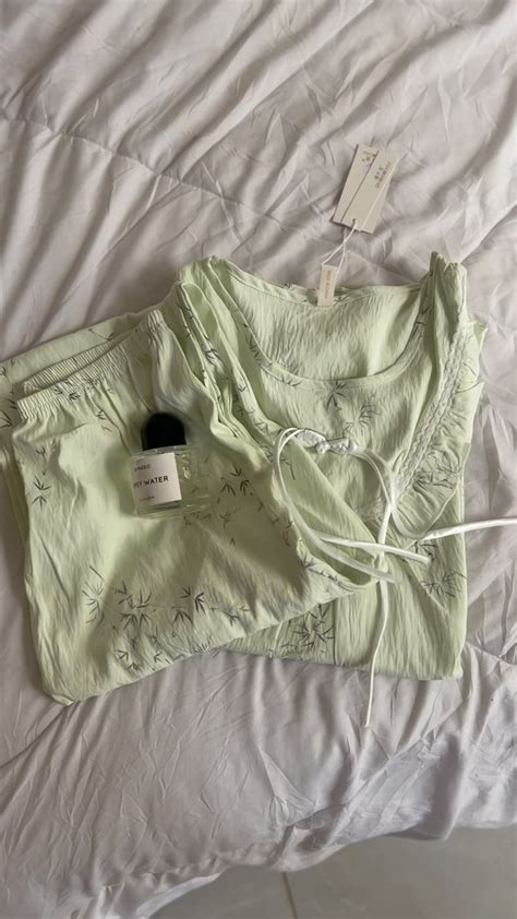 ‎𝚎𝚟𝚎 مـــلابــس بـــيــت‎ ‎متوفره بلون بيبي بنك هم🌙🤎‎ Instagram