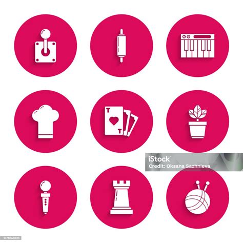 하트 기호 체스 실 공 뜨개질 바늘 꽃 냄비 아케이드 기계용 조이스틱 요리사 모자 음악 신디사이저 및 아이콘이 있는 카드 놀이를 설정합니다 벡터 Brand Name