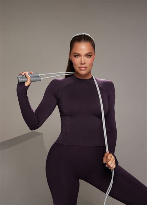 Khloe Kardashian Lichaam 2024 Khloe Kardashian Stars In Good American