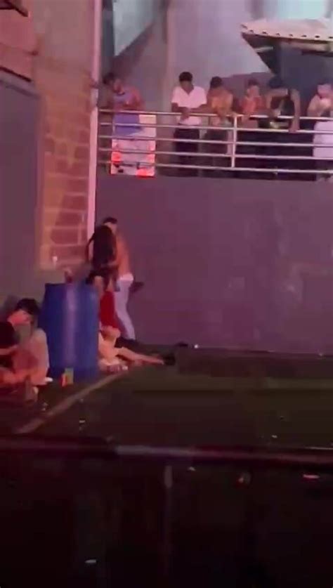 Flagrant Couple Having Sex Inside A Party In Governador Valadares Cnn