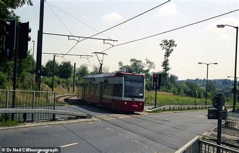 Three Men Stabbed In Mass Brawl In Croydon Daily Mail Online