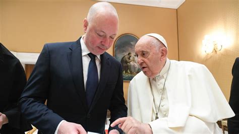 Папата към българската делегация Поздравявам Ви че въпреки различията сте заедно в името на