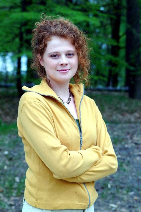 Uciekła Z Polski Zagrała W The Crown Miała Mieć Romans Z Polskim Aktorem Pudelek