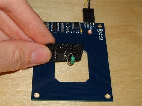 using an avr as an rfid tag scanlime