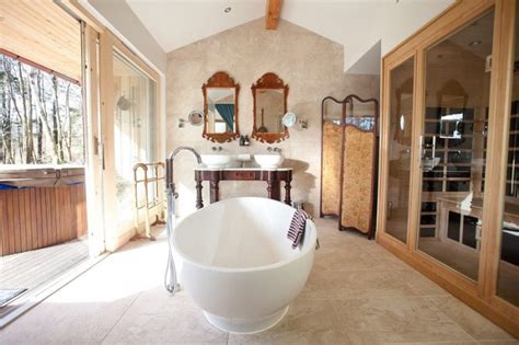 Learn How To Bring Còsagach Design Trend Into Your Luxury Bathroom