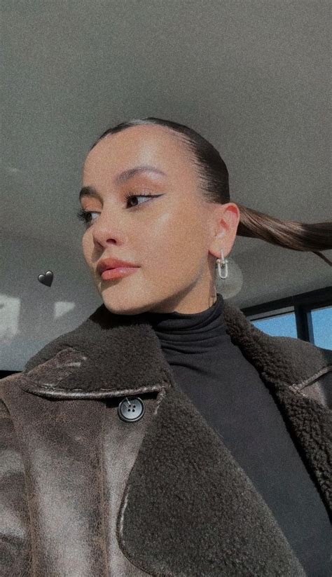 Ibrahimova N Adlı Kullanıcının Fotoğraf Panosundaki Pin 2024 Güzellik Fotoğraf çekimi Kızlar