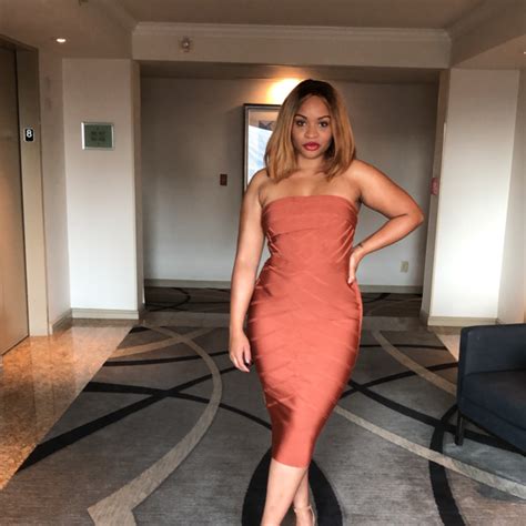 Natalie Walker — Bio Site