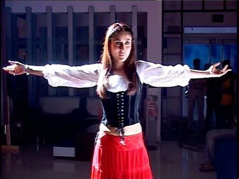 Match Kareena Kapoor Red Outfits To Correct Movies In This Quiz