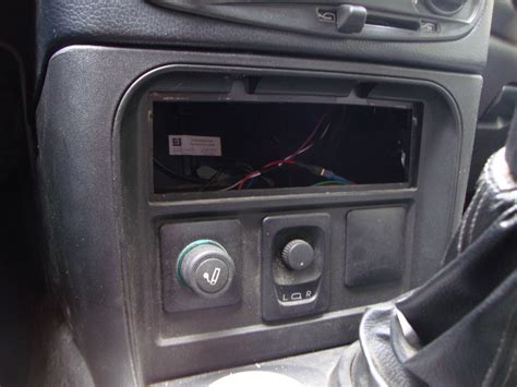 заглушка(ниша) магнитолы — Chevrolet Niva (1G), 1,7 л, 2009 года ...