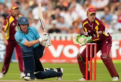 Murray Goodwin Pulls One To The Boundary