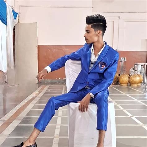 Juned Khan Itsjunedsk On Threads