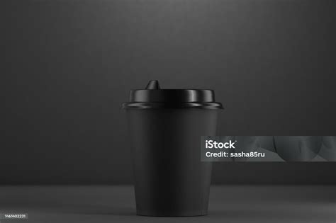 검은색 배경에 플라스틱 뚜껑이 있는 검은색 일회용 기계 검은색 일회용 컵 모형 당신의 디자인을 위한 까만 종이컵 모형 3d 렌더링 0명에 대한 스톡 사진 및 기타 이미지