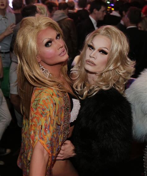 Gallery Orgy Of Drag Star Observer