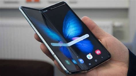 El Primer Celular Plegable Sale A La Venta En Colombia Forbes Colombia